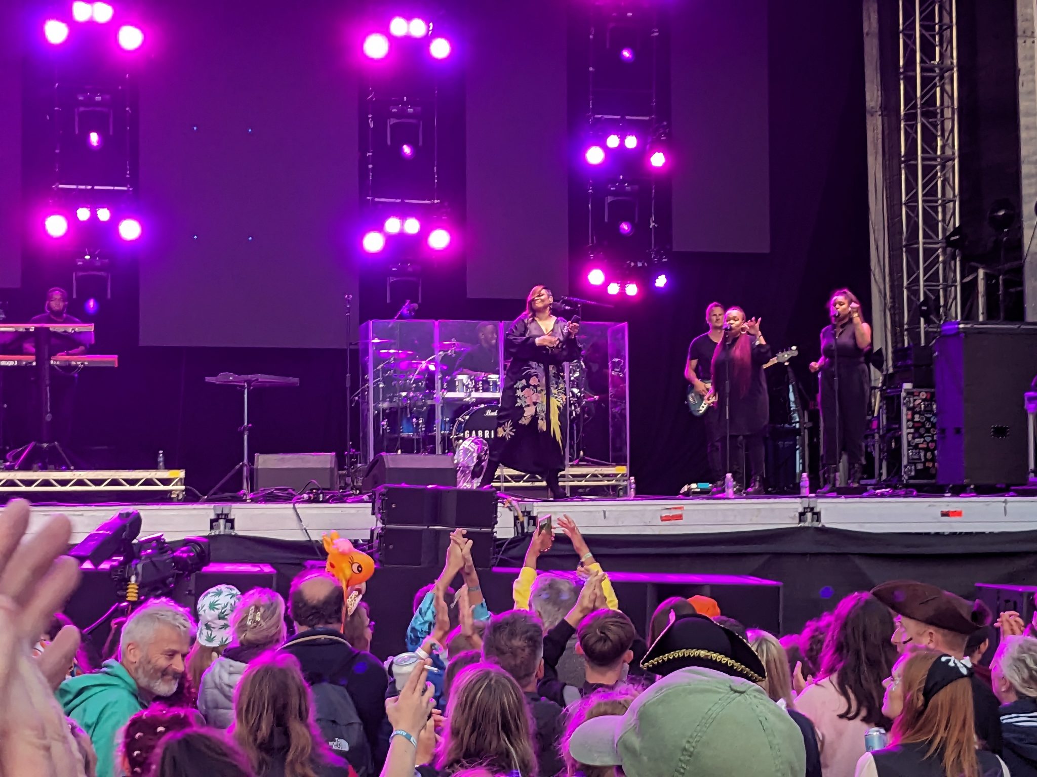 REVIEW - Camper Calling wows crowds with 'stand-out stars and singalong ...